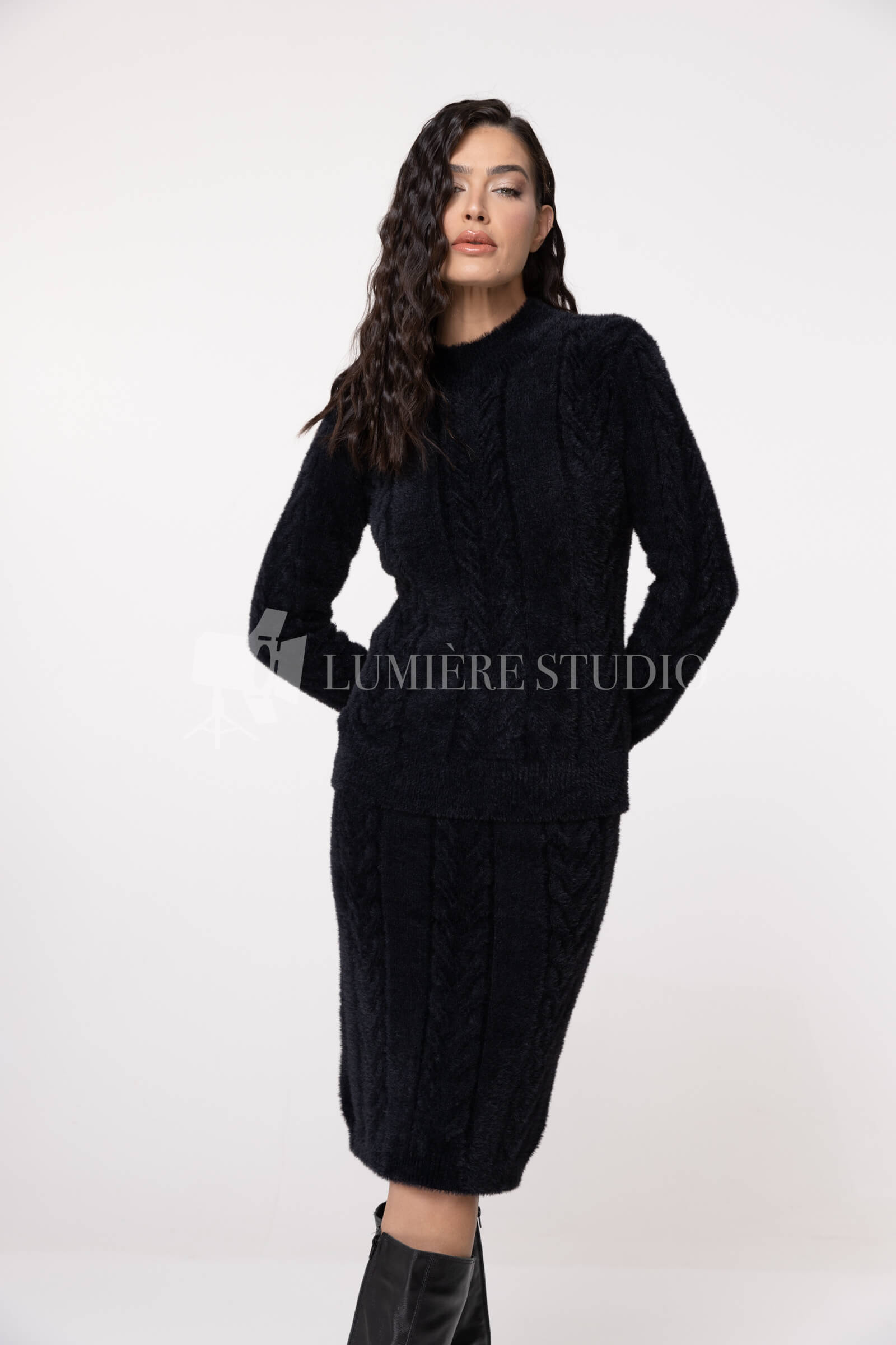 Blusa Feminina em Tricô Fio Nuvem - 25180 Preto - Goradin.com.br